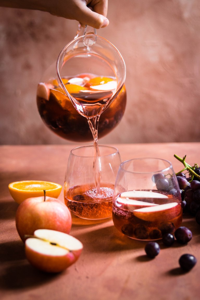 Sangria rouge pétillante aux fruits d’automne – (ESPAGNE) – Madamcadamia