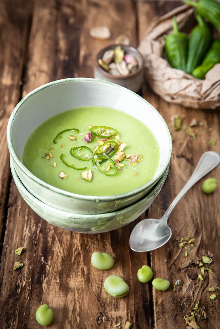 Gaspacho de fèves, piment et pistaches – Madamcadamia