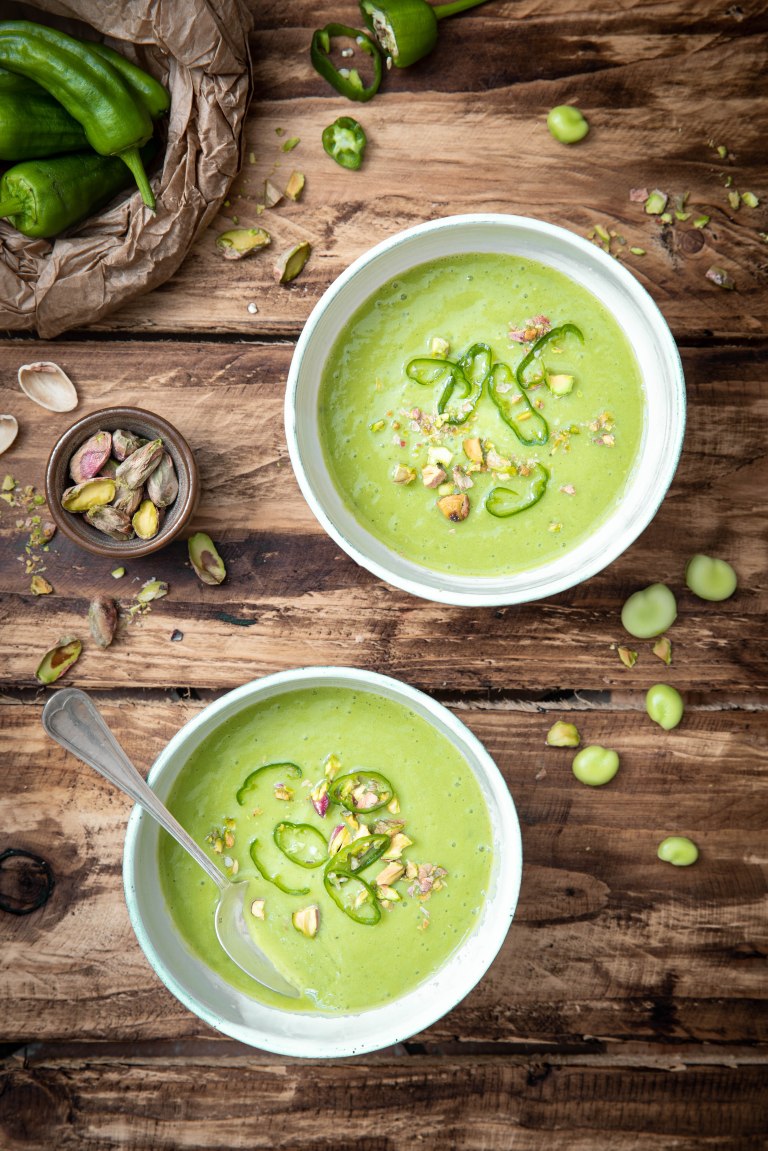 Gaspacho de fèves, piment et pistaches – Madamcadamia